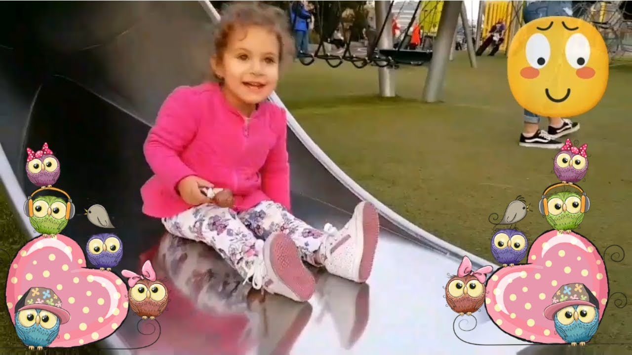 Дженнифер играет на детской площадке / Jennifer plays in the playground ...