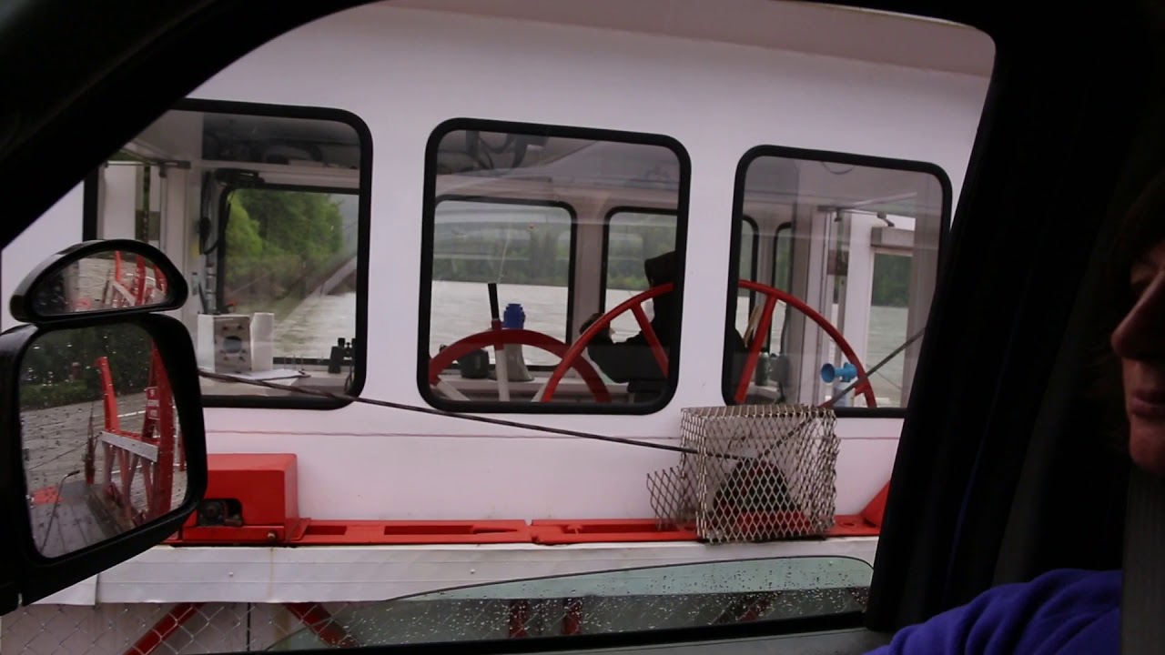 Usk Reaction Ferry crossing the Sheena River, British Columbia, Canada ...
