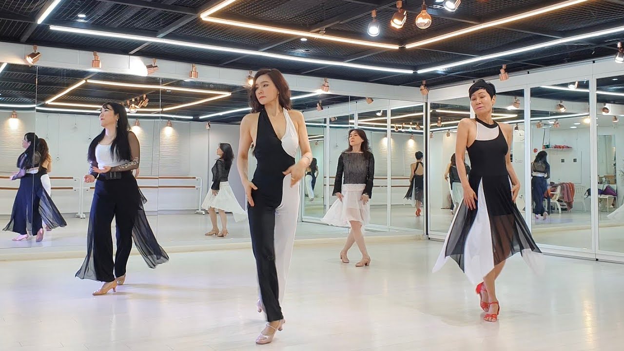 That Person, That Love (Intermediate Nc2) teach line dance - YouTube