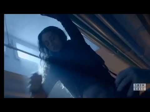 Woman breaks man’s neck with her legs ( Headscissors kill )