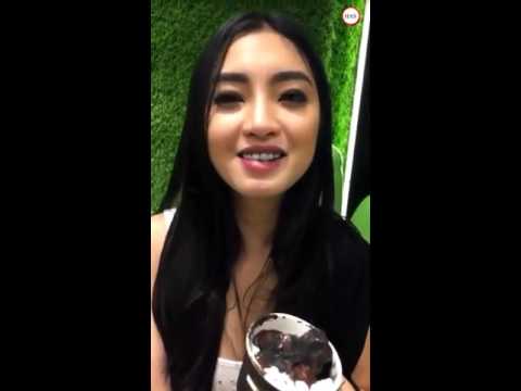 Agista Putri Diaes cantik hot memakai tanktop putih