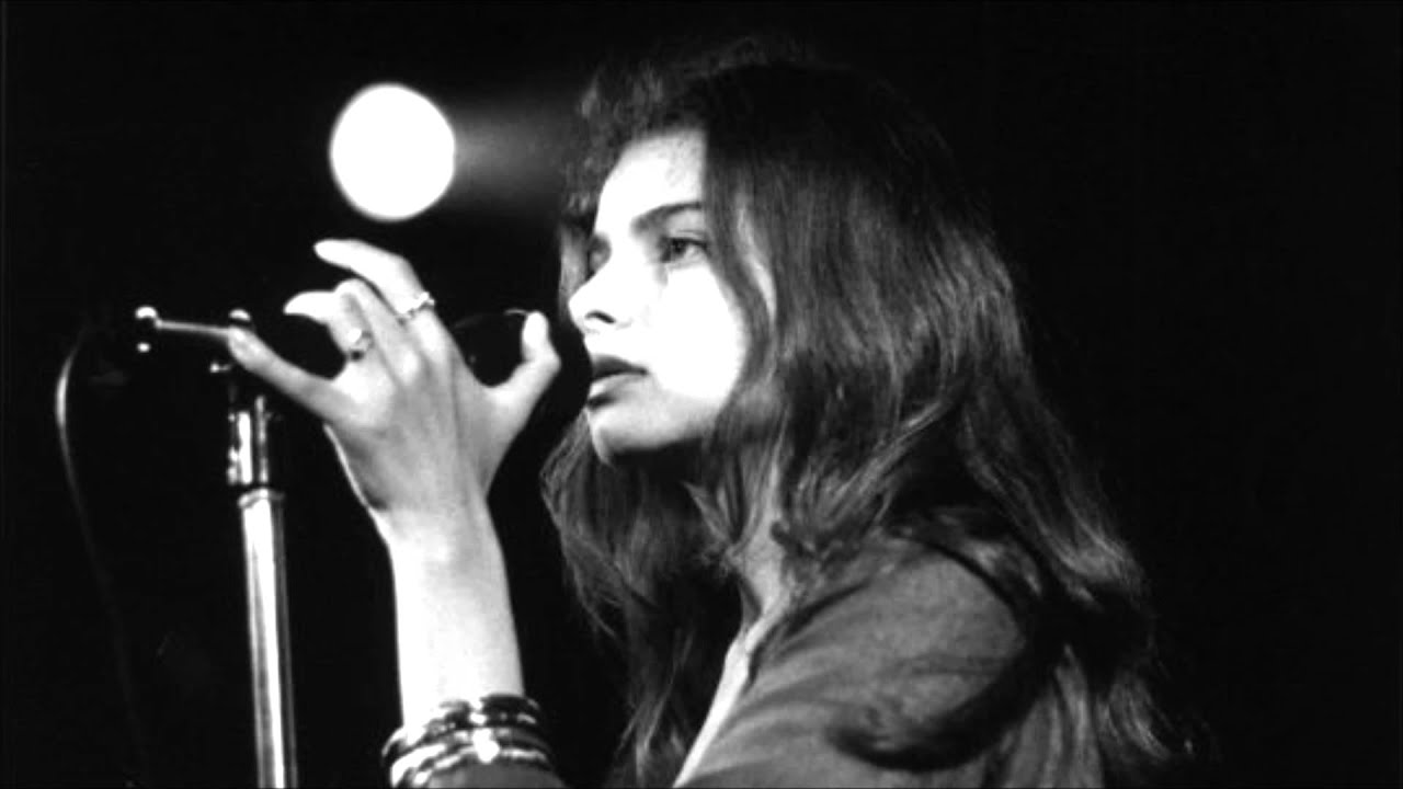 Mazzy Star - Blue Flower Live in The Metro Nov 12, 1994 - YouTube