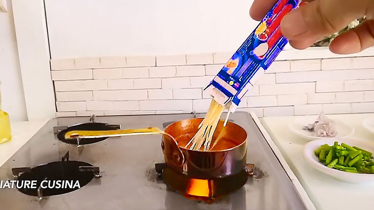 5 Minute Recipe Shrimp Asparagus Pasta [MINI REAL FOOD COOKING ...