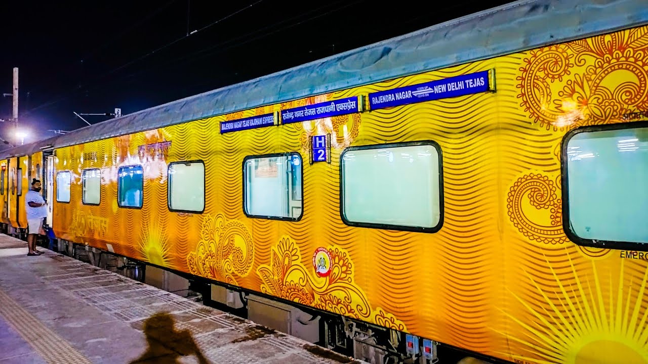 Midnight Actions: Rajendra Nagar Patna - New Delhi Tejas Rajdhani ...