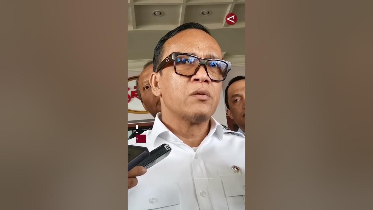 Kunjungi Sritex, wamenaker tegaskan tidak ada opsi PHK - YouTube