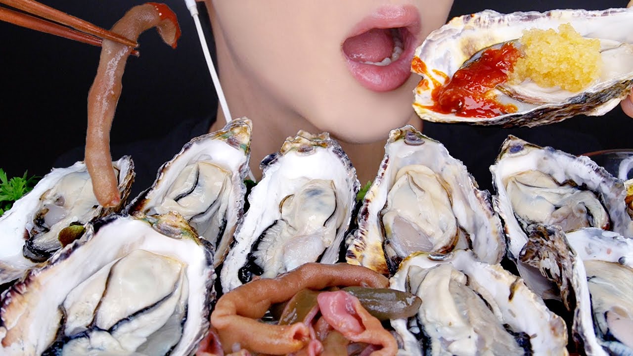 ASMR RAW OYSTER SPOON WORM SASHIMI 생굴 개불 핵불닭소스 먹방 生牡蠣 pauhi หอยนางรม ...