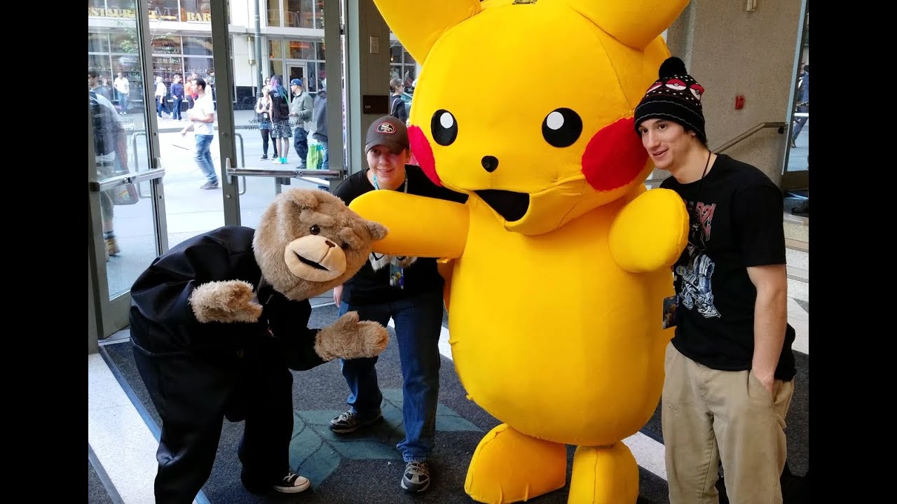 GIANT Pikachu at Emerald City Comicon 2016 Seattle - YouTube