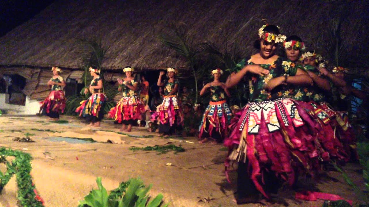 Nukulaelae student's performance in the island night MSS - YouTube