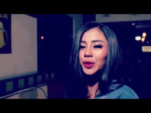 Tania Ayu on the bit