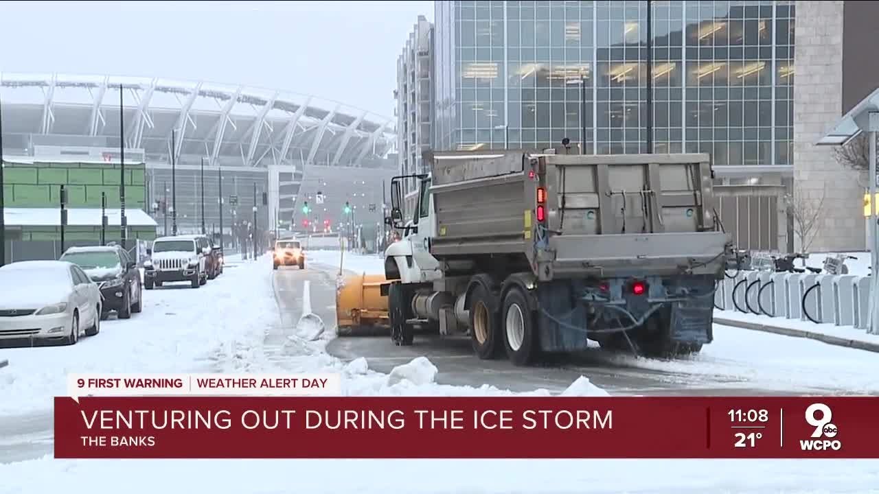 Winter storm continues to impact Cincinnati area - YouTube