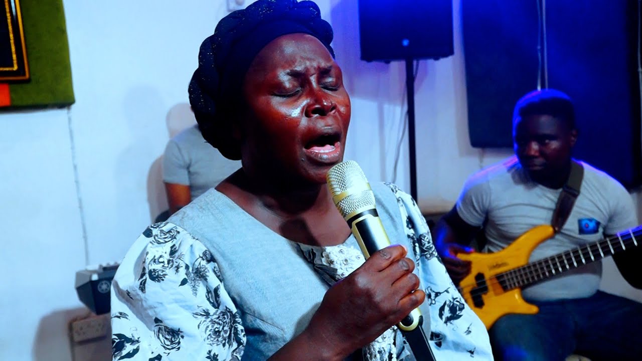 HYMNAL PRAISE WITH TOLU ADEYEMI - YouTube