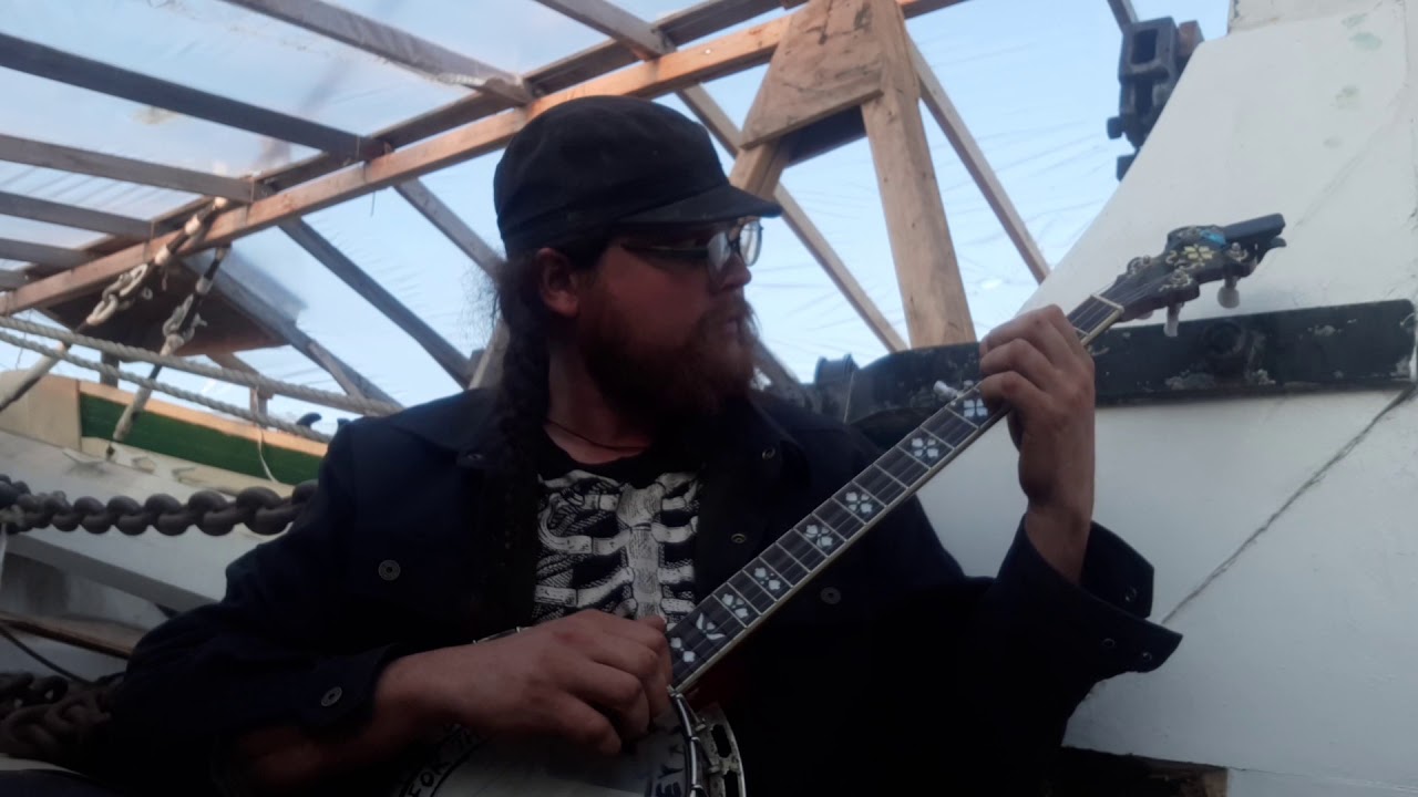 Spooky Scary Skeletons on Banjo - YouTube