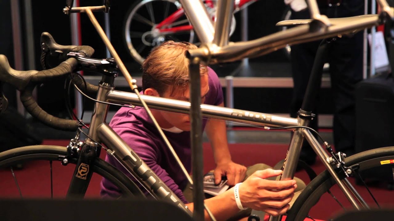 PUNCH CYCLES Eurobike 2011 Tag 2.mov - YouTube