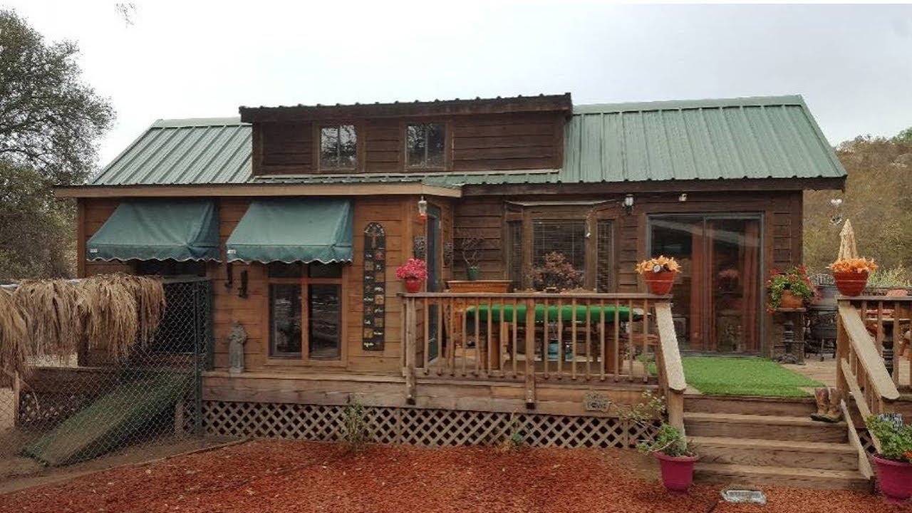 You can't miss the striking interior decor in this park model - YouTube