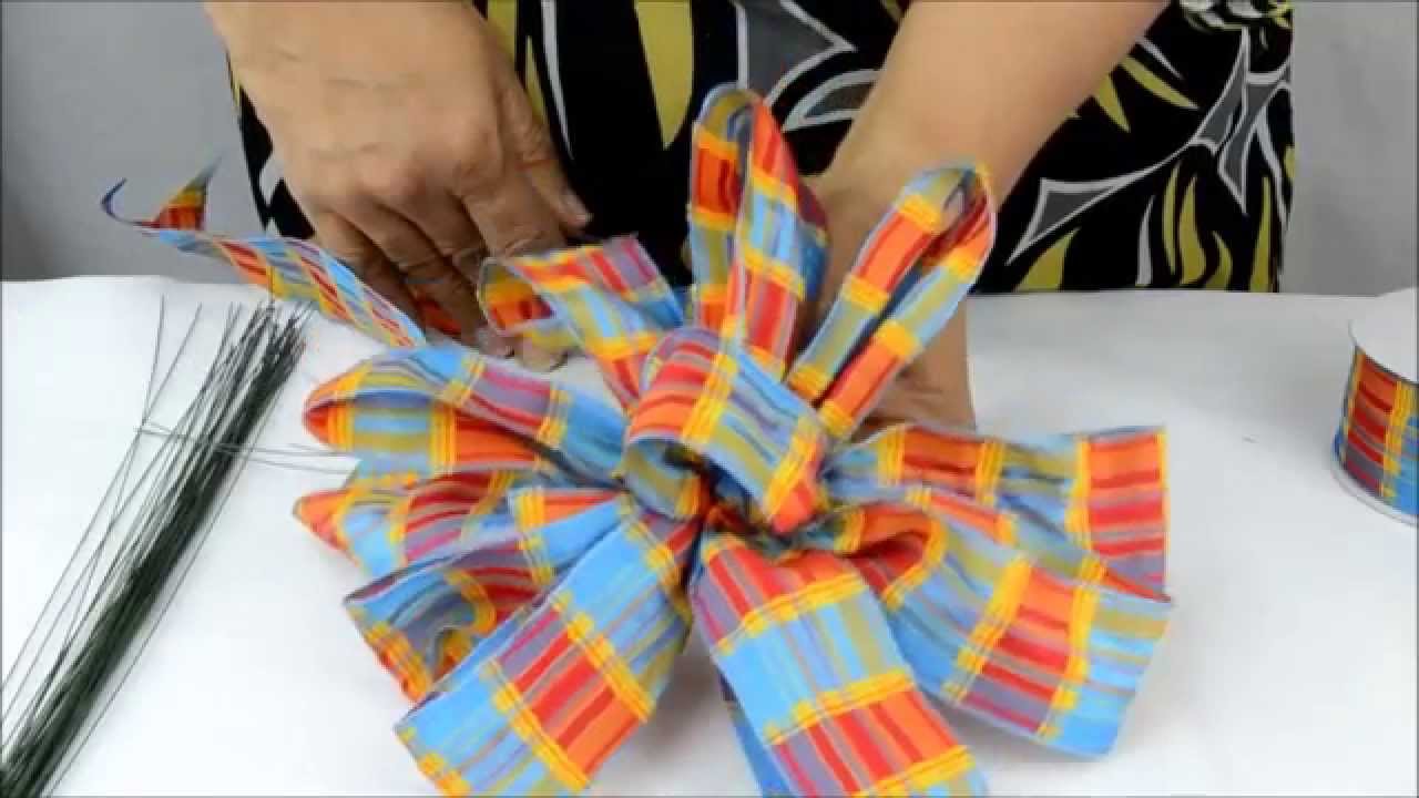 How to Make an Eight Loop (Plus One) Bow with Tail - YouTube