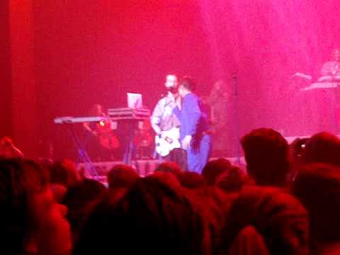 Daniel Adams-Ray - Medan vi faller (live) - YouTube