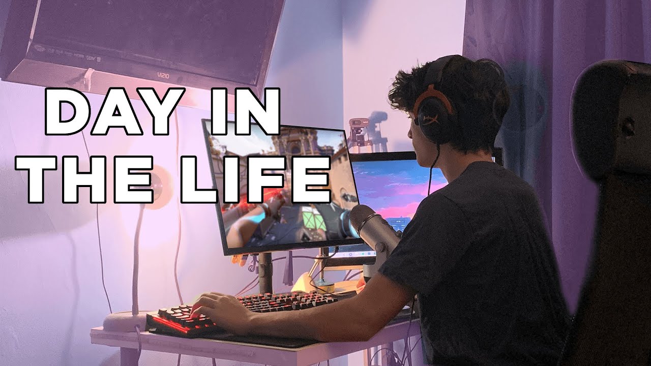 Day In The Life Of A High School Streamer / Content Creator - YouTube
