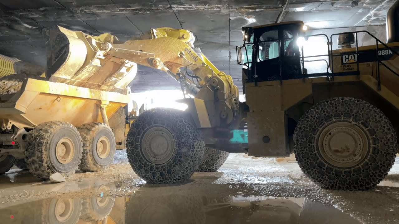 Caterpillar 988K Wheel Loader Changes Attachments While Working On ...