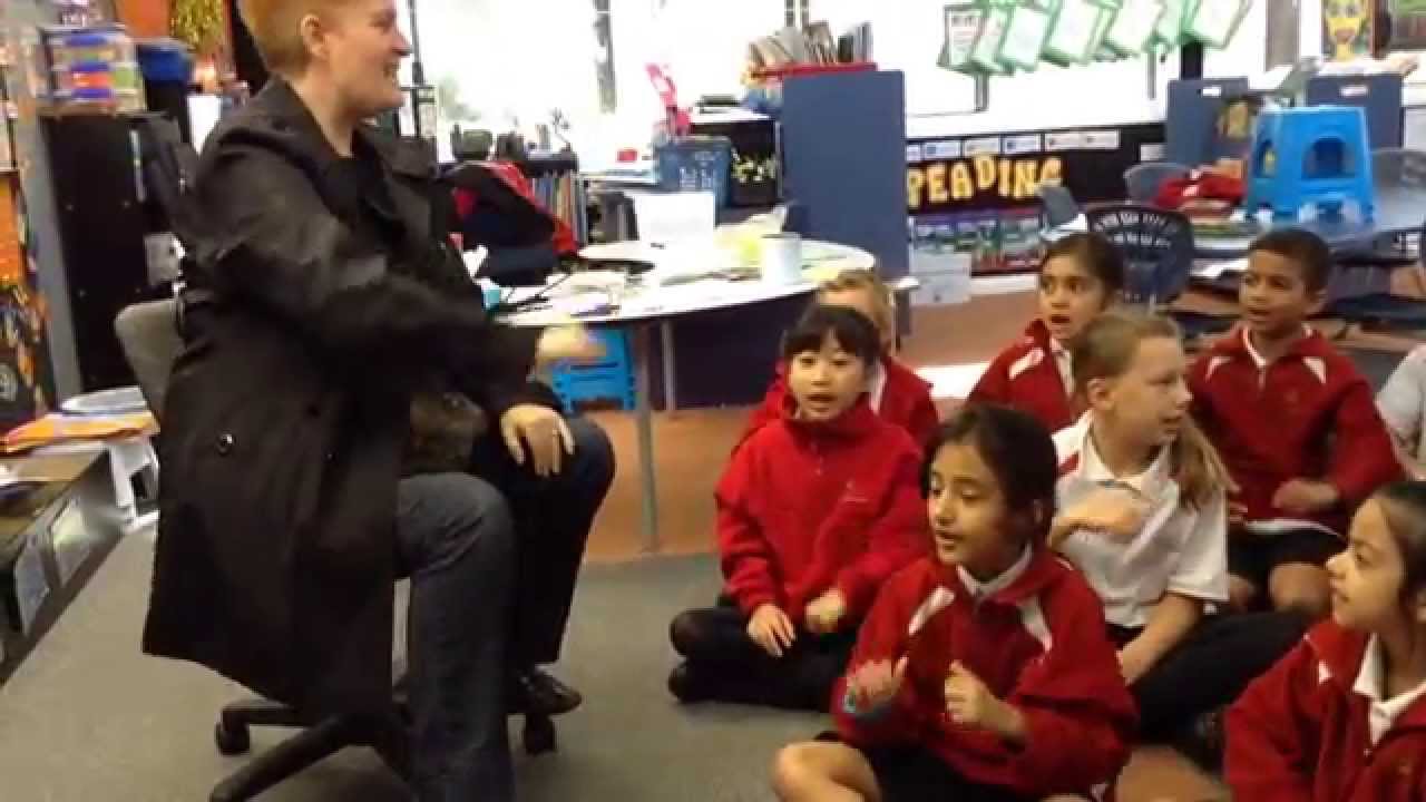 NZ Sign Language - Old MacDonald had a Farm - YouTube