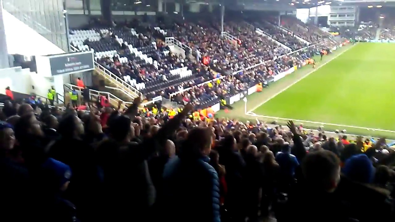 4000 oldham fans chant the great escape tune at fulham - YouTube