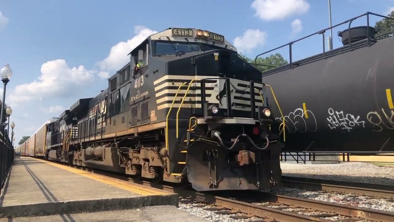 NS 4113 leads NS 18D with sweet P5 action! (Clifford on board) - YouTube