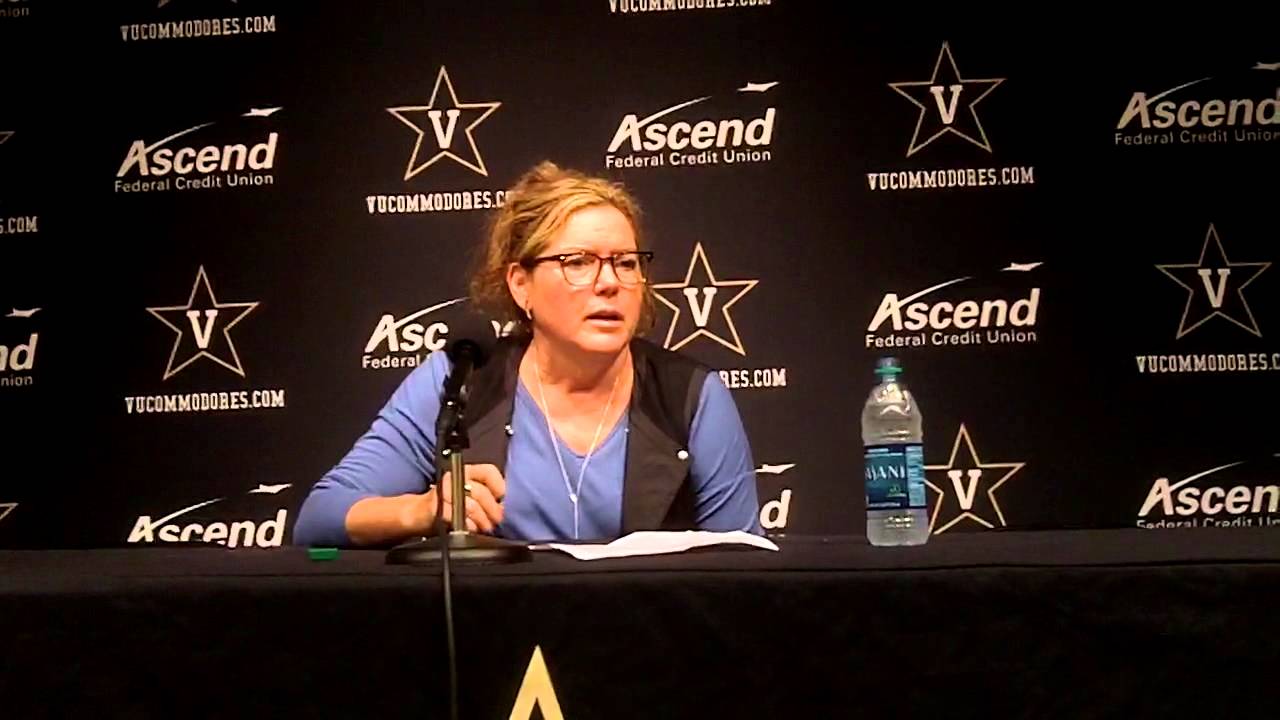 Melanie Balcomb post APSU presser Nov. 27, 2015 - YouTube
