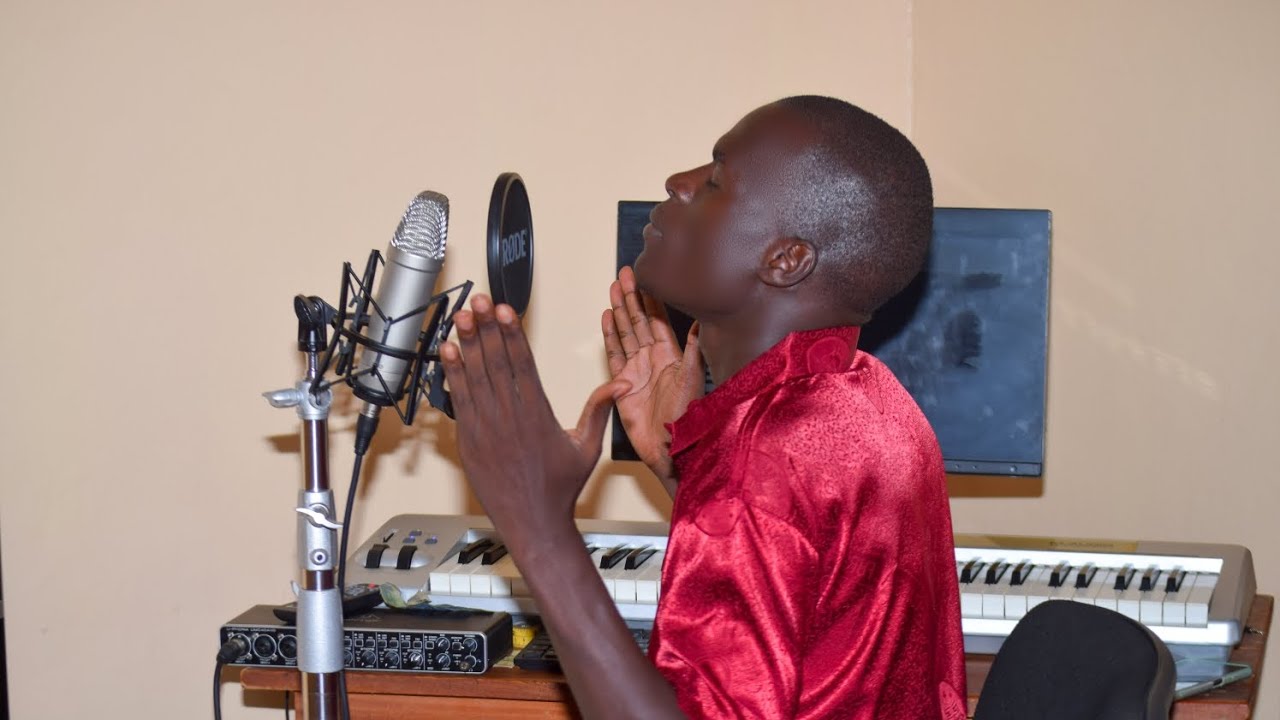 Dwog cen bot yesu by Lucky pro (official Audio 2022-23) - YouTube