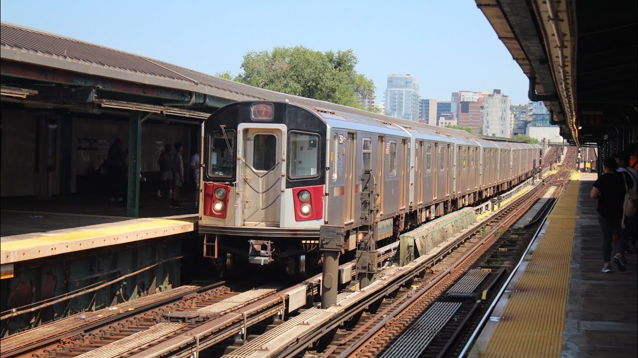 MTA New York City Subway Action - YouTube