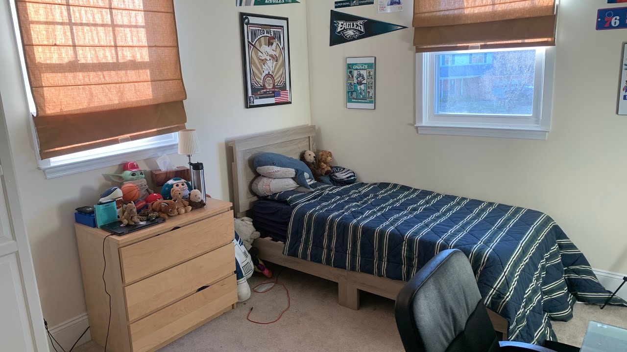 My room tour - YouTube