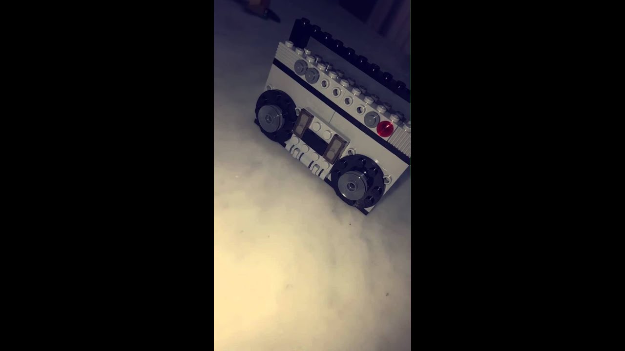 What a very good soup. Lego boom box - YouTube