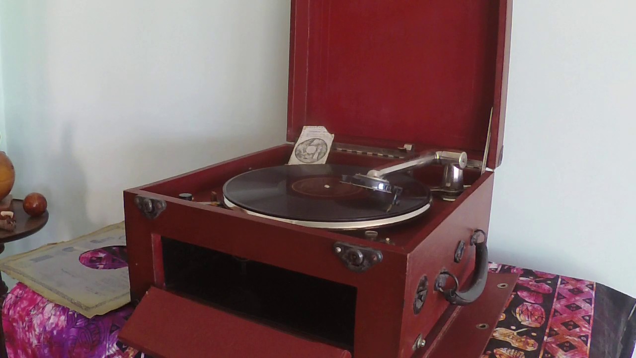 Cliftophone portable gramophone, circa 1928 - demonstration 1 - YouTube