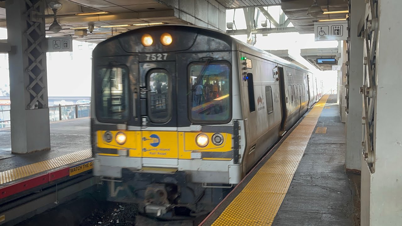 On board LIRR M7 to NY Penn Station from Jamaica - YouTube