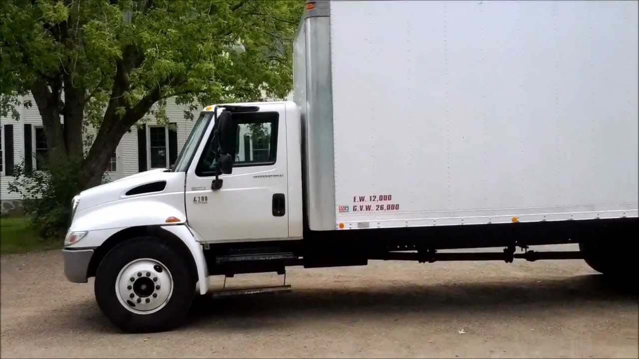 2005 International IH 4200 24 Foot Box Truck VT365 Power Stroke Turbo