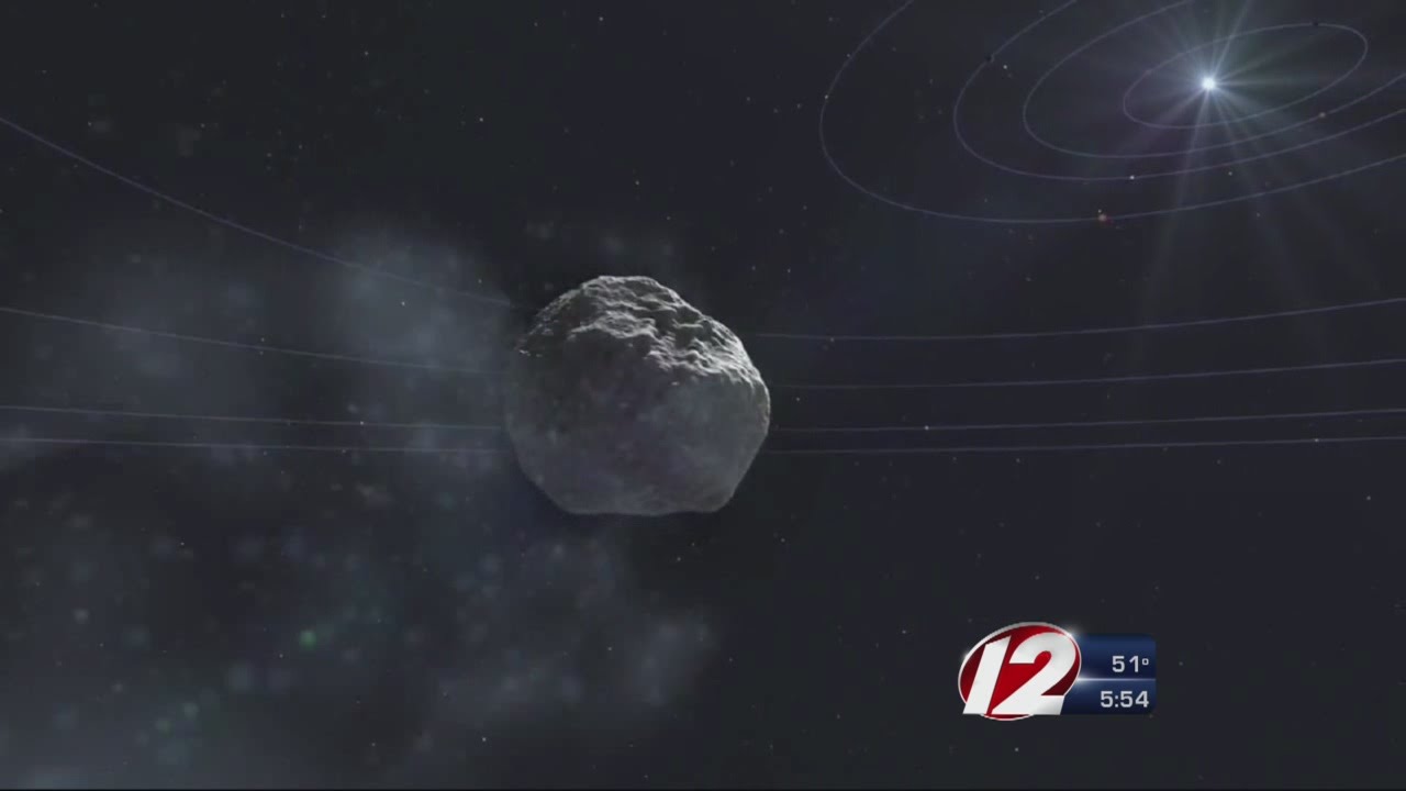 Fast-Moving Comet Nearly Misses Mars - YouTube