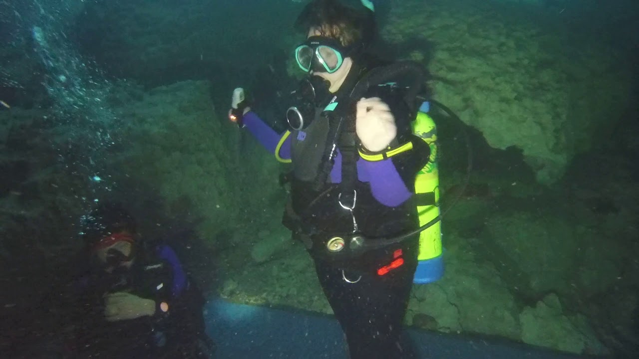 Jennifer scuba diving at Devil's Den - YouTube
