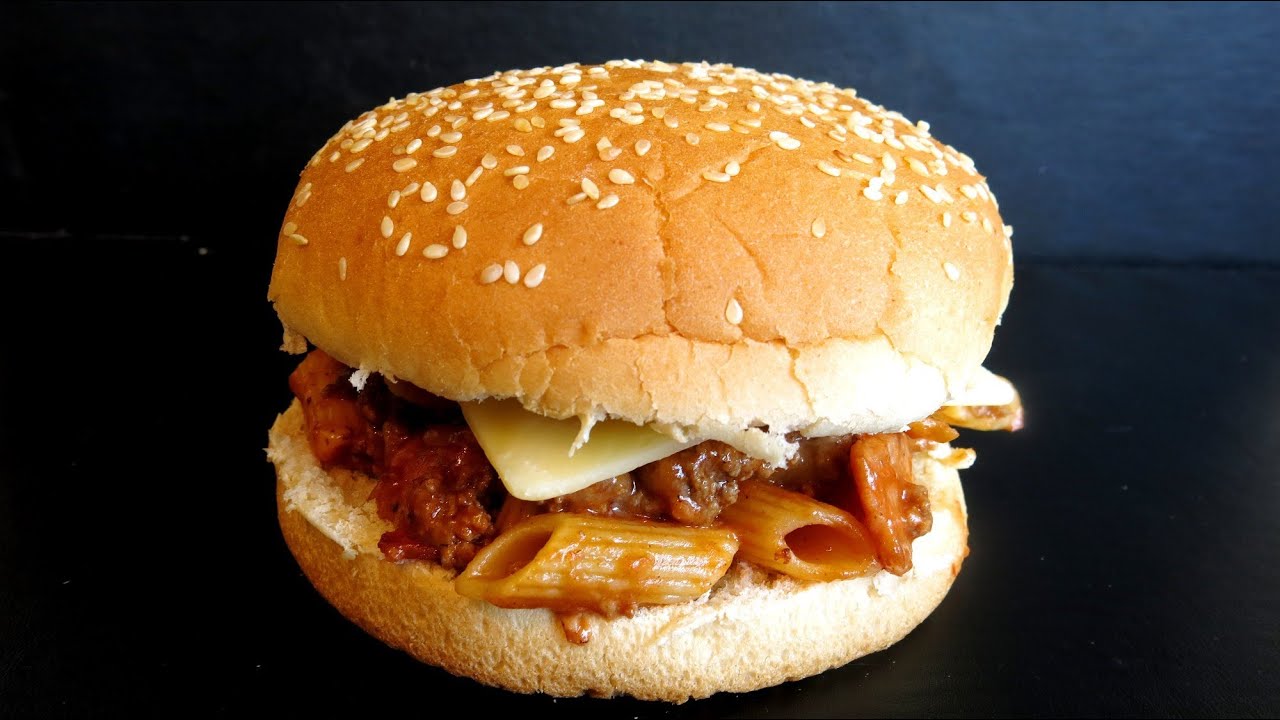 BACON & PASTA CHEESEBURGER - YouTube