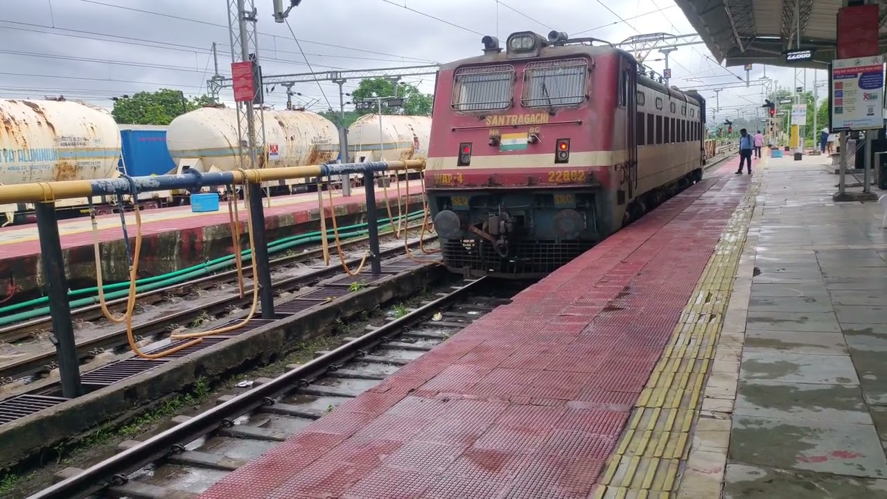 22866 | Puri Mumbai LTT Super Fast Express | Coupling | WAP 4 ...