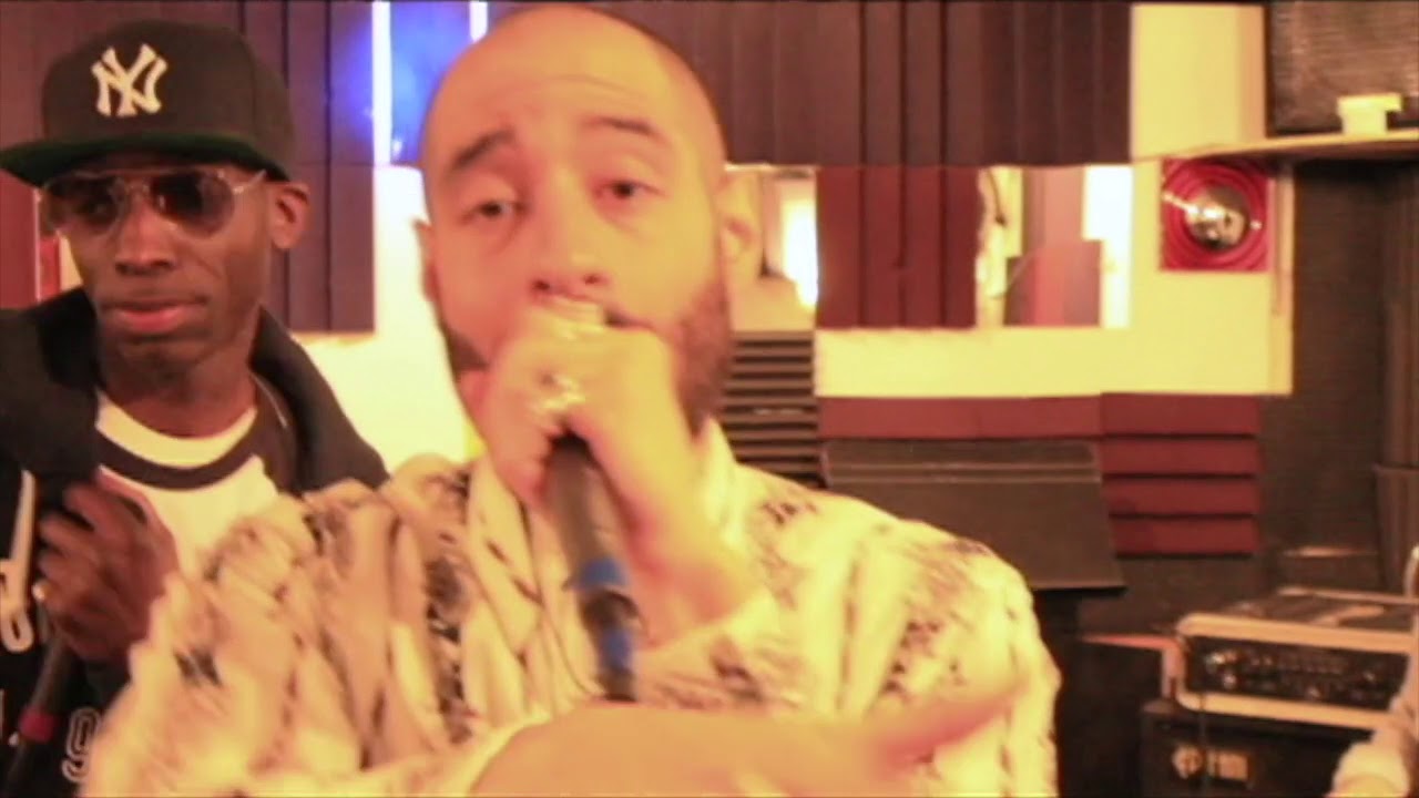 "Mic Check" Boombits Feat. Anonymous MC Reggie Rey & Guestos - YouTube