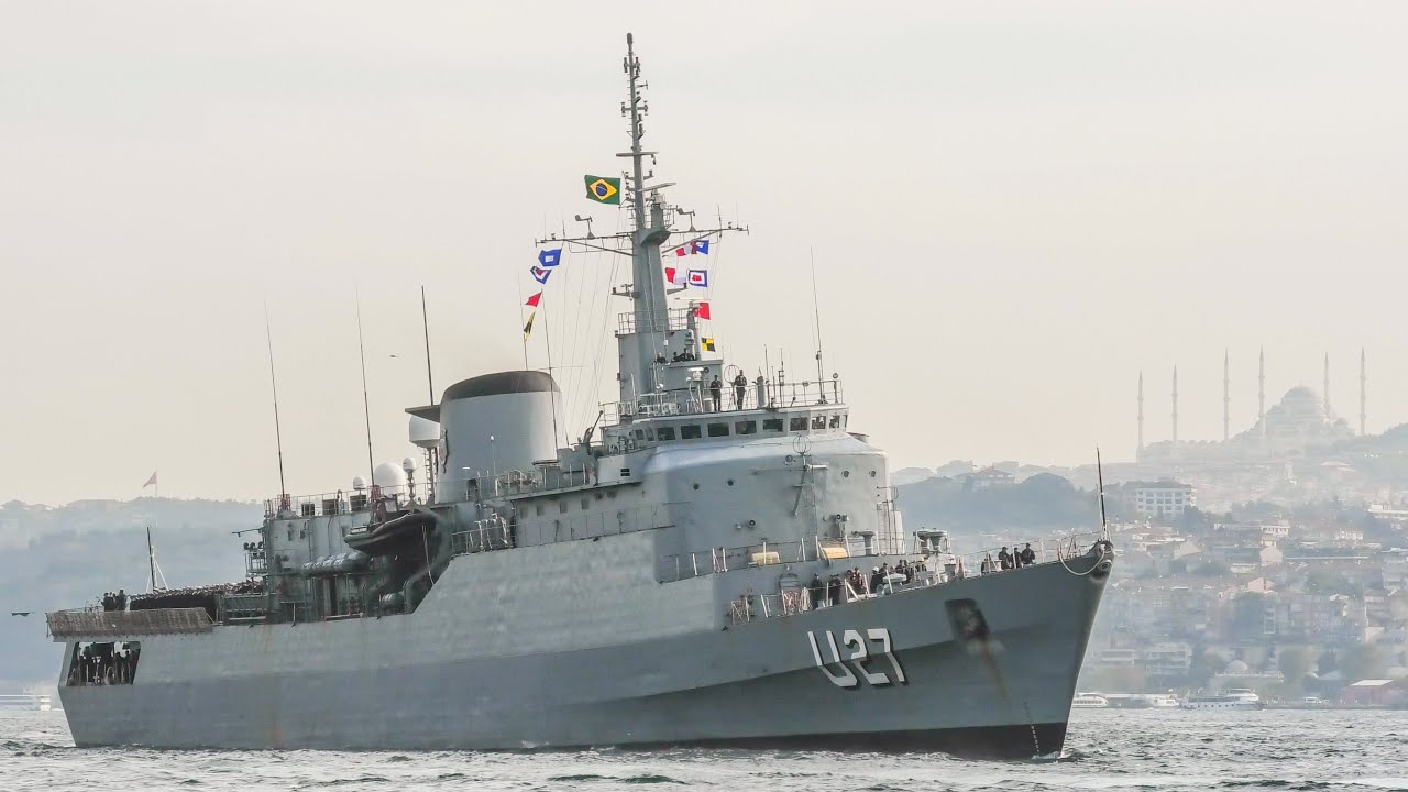 Brazilian Navy Niteroi-class Training Frigate Brasil (U27) Arriving in ...