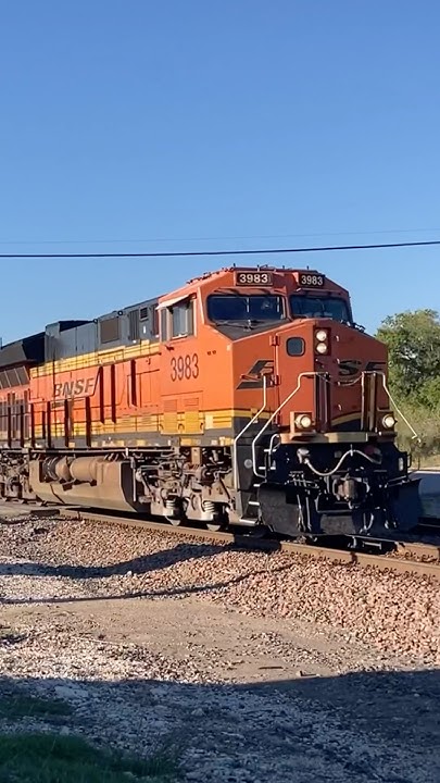 BNSF #3983 (Decatur, Texas) - YouTube