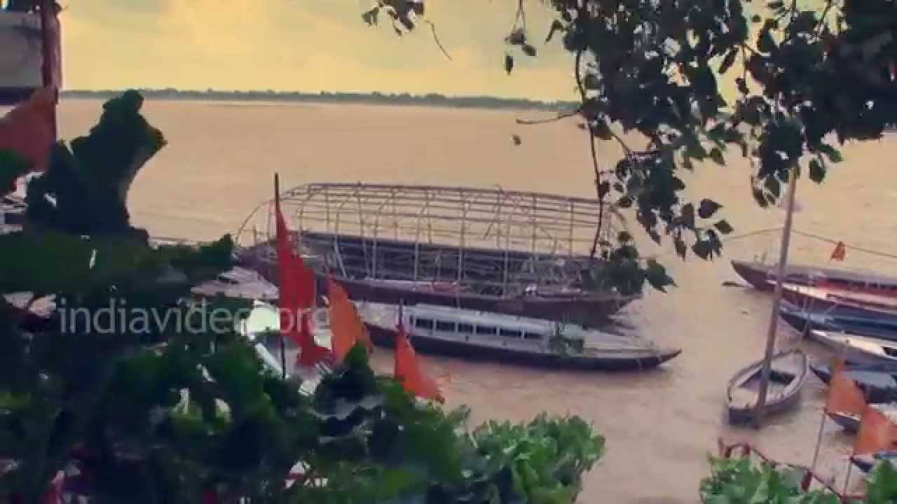 Man Mandir Ghat, Varanasi | India Video - YouTube