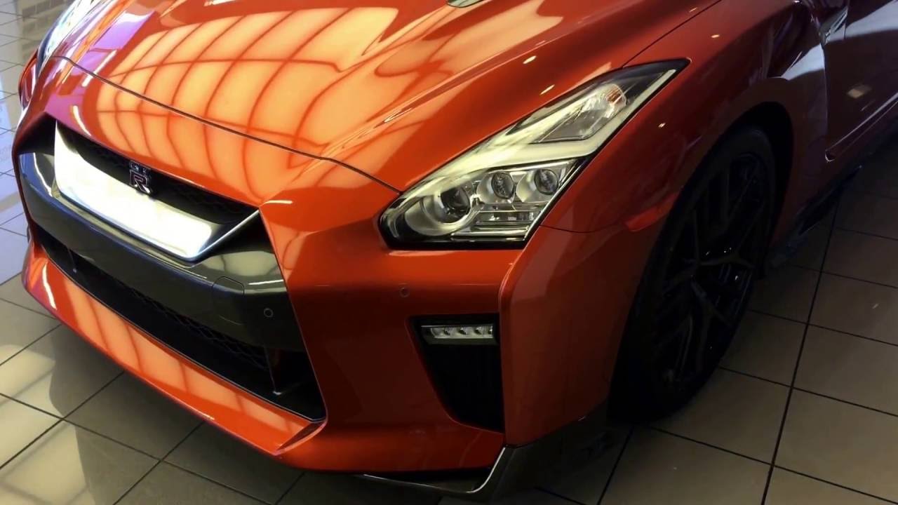 2017 Nissan GT-R VS 2016 Nissan GT-R Black Edition Exterior Visual ...