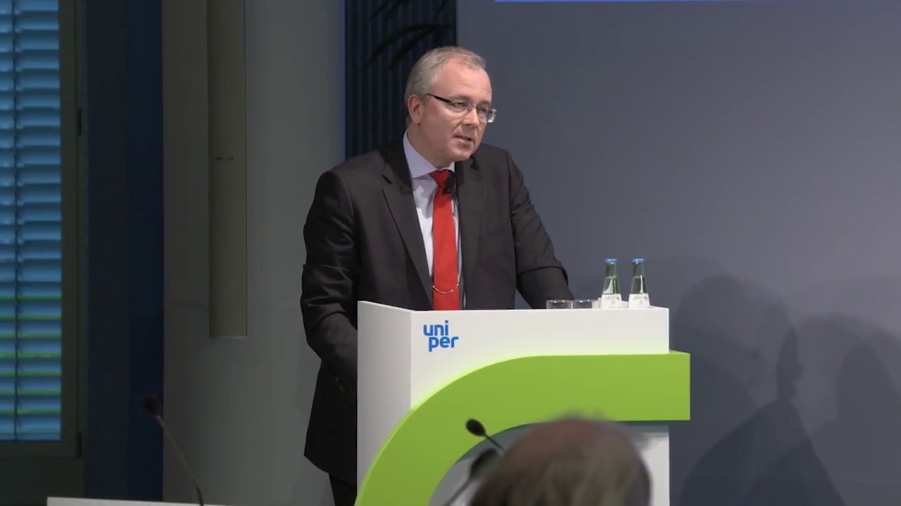 Uniper Press Conference 2017 - Christopher Delbrück - YouTube