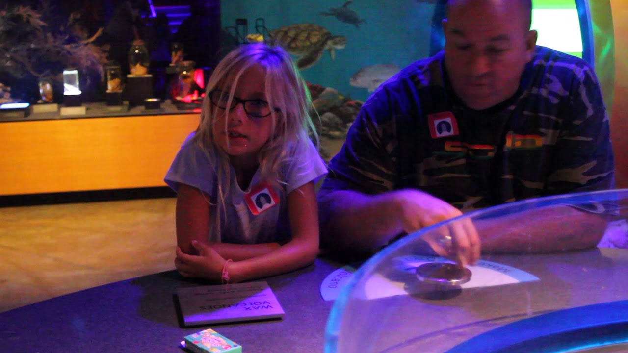 How volcanoes erupt in Hawaii. Bishop Museum - YouTube