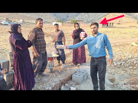 Nemat surprised Zohreh and Zeinab | A sweet gift in the middle of work!