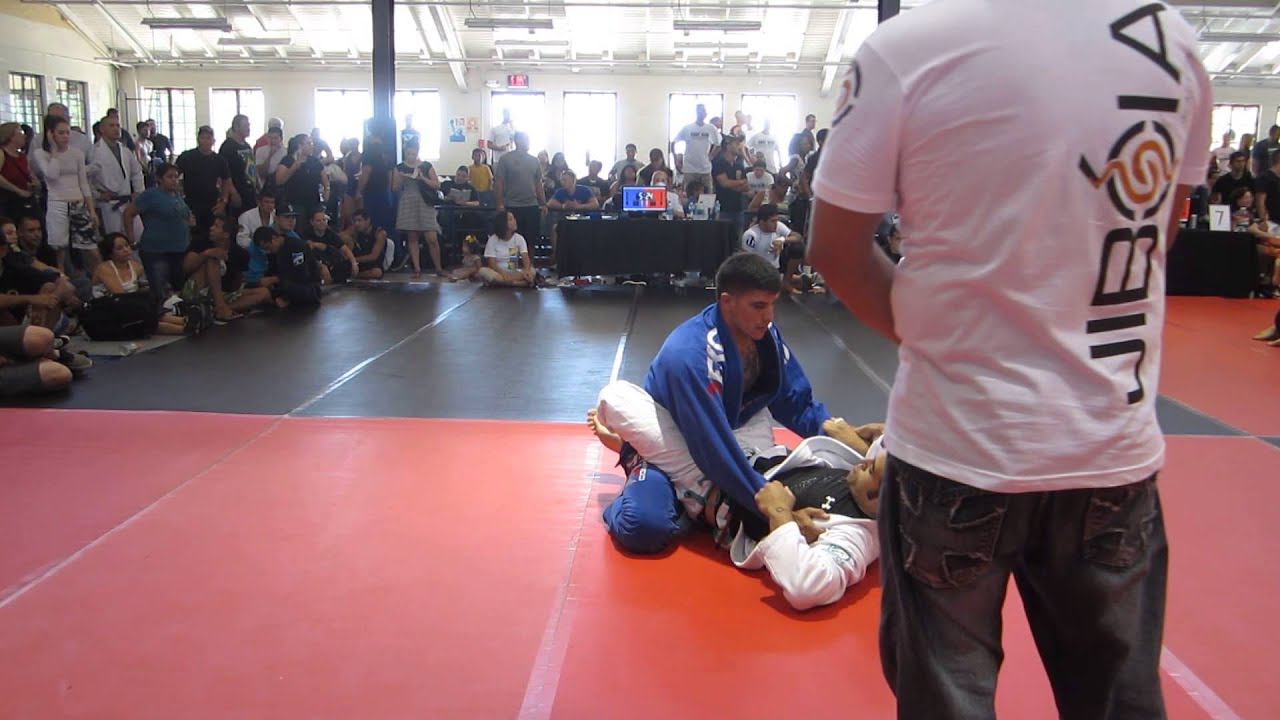Robert Yamashita (Elite MMA) vs. Roger Narvaez (Paragon) - Matshark TX ...