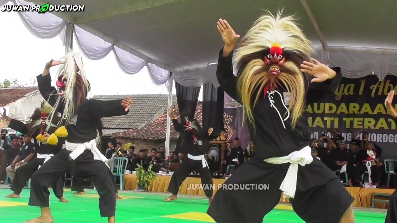 ATRAKSI SALTO DAN TARI PAKEM BUJANG GANONG REOG PONOROGO PARA PENDEKAR ...
