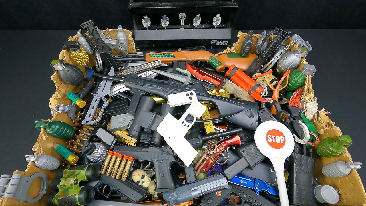 Toy Realistic Guns, Dozens of Grenades, Hidden Weapons with Phone Look ...