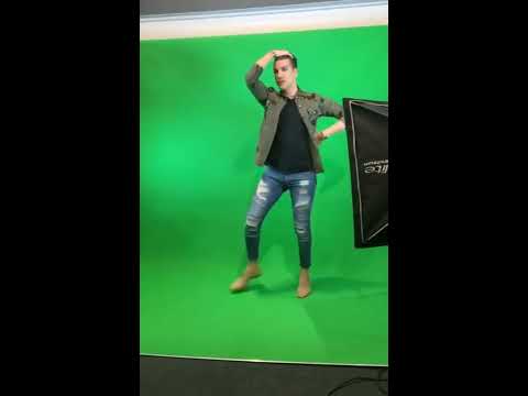 Kerimcan Durmaz Fotoğraf Çekimlerinden Sıkıldı Kalçasını Salladı Twerk