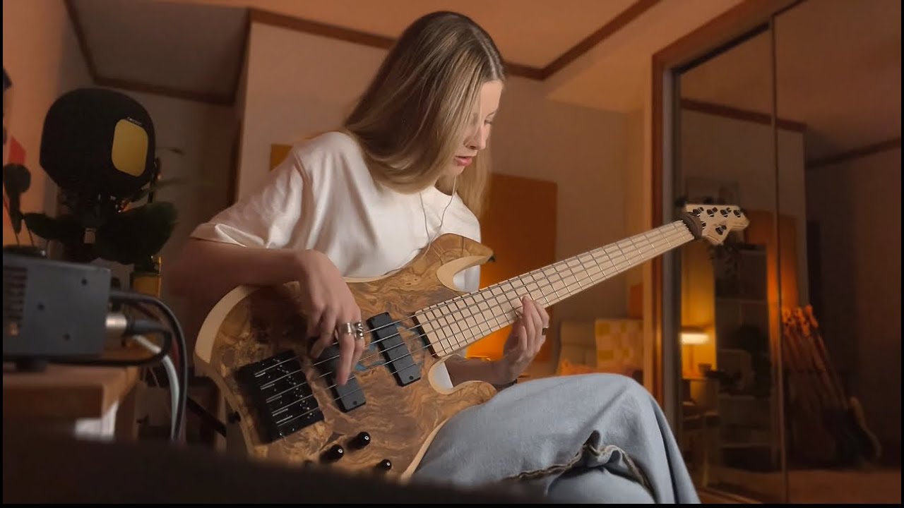 "Abre Alas" Ivan Lins (live) - bass cover by Ana Pshokina - YouTube